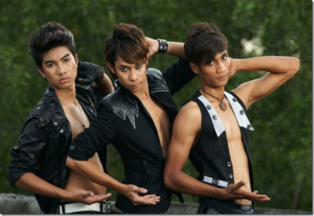 Mata Update: Video Klip Max 24:7 Cinta 247 Yang Super Gelak Menggelupur